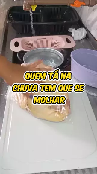 gabi a timida:quem tá na chuva tem que se molhar